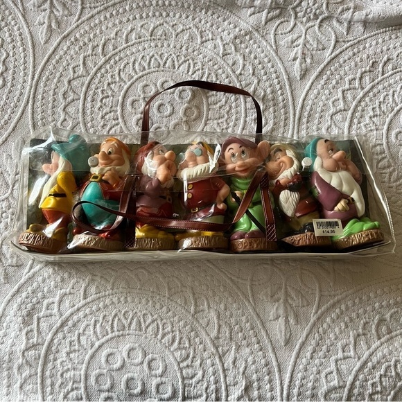 Disney | Toys | Vintage Disney Set Of Seven Dwarf Rubber Dolls In ...